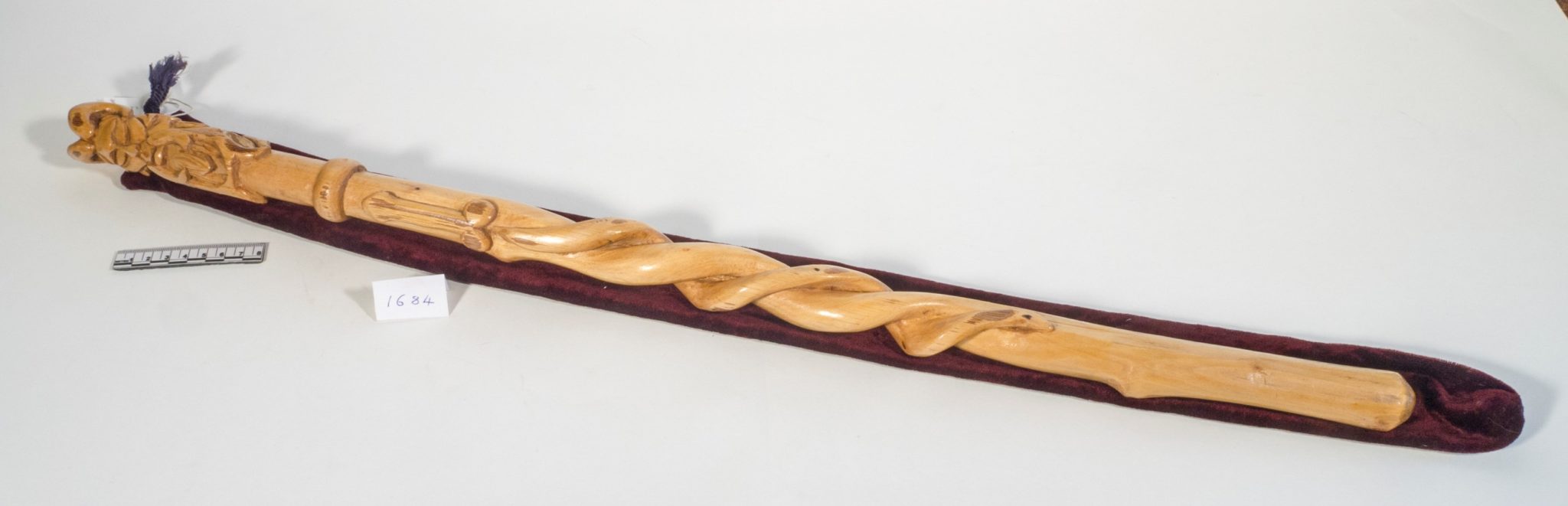 1684 - Stick: Wand - Museum of Witchcraft and Magic