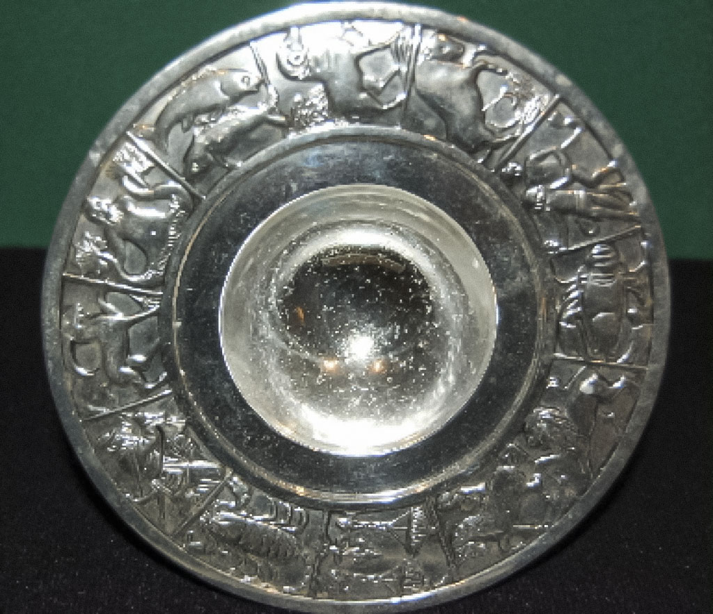 862 - Crystal ball stand - Museum of Witchcraft and Magic