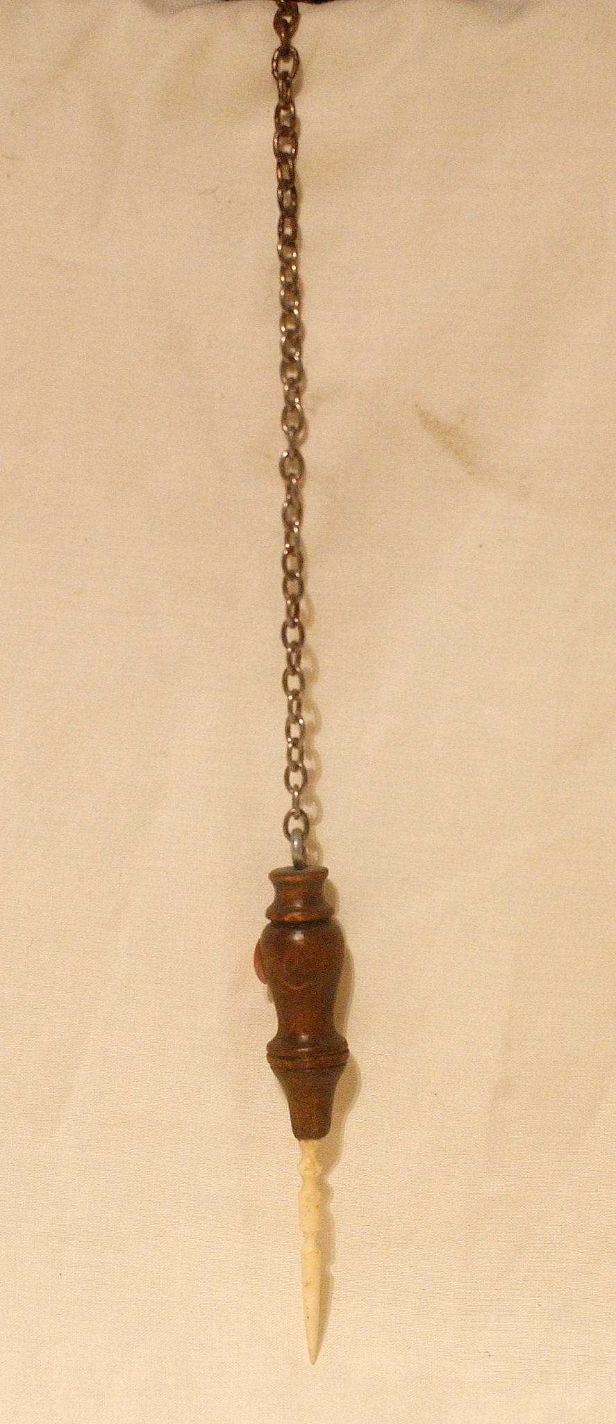 698 - pendulum with chain - Museum of Witchcraft and Magic