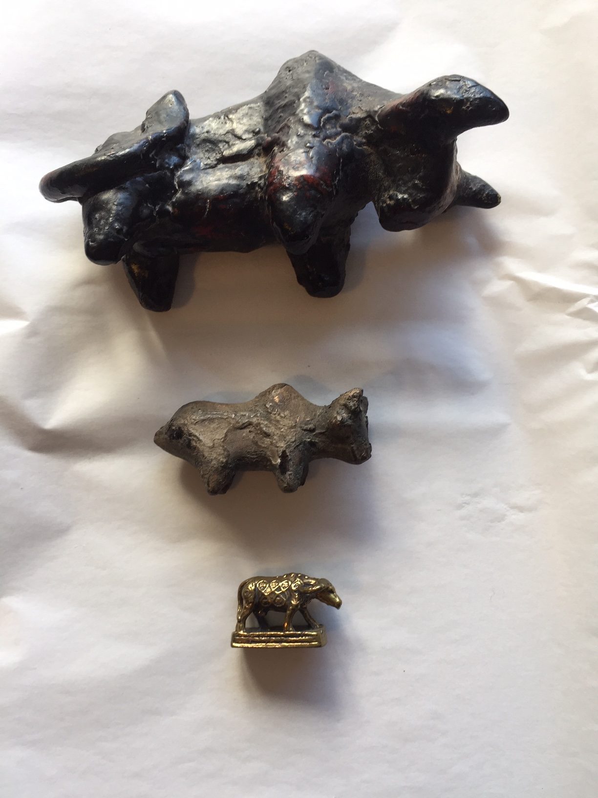 4063 - Wua Tanu - 3 x sacred Thai bull amulets - Museum of Witchcraft ...