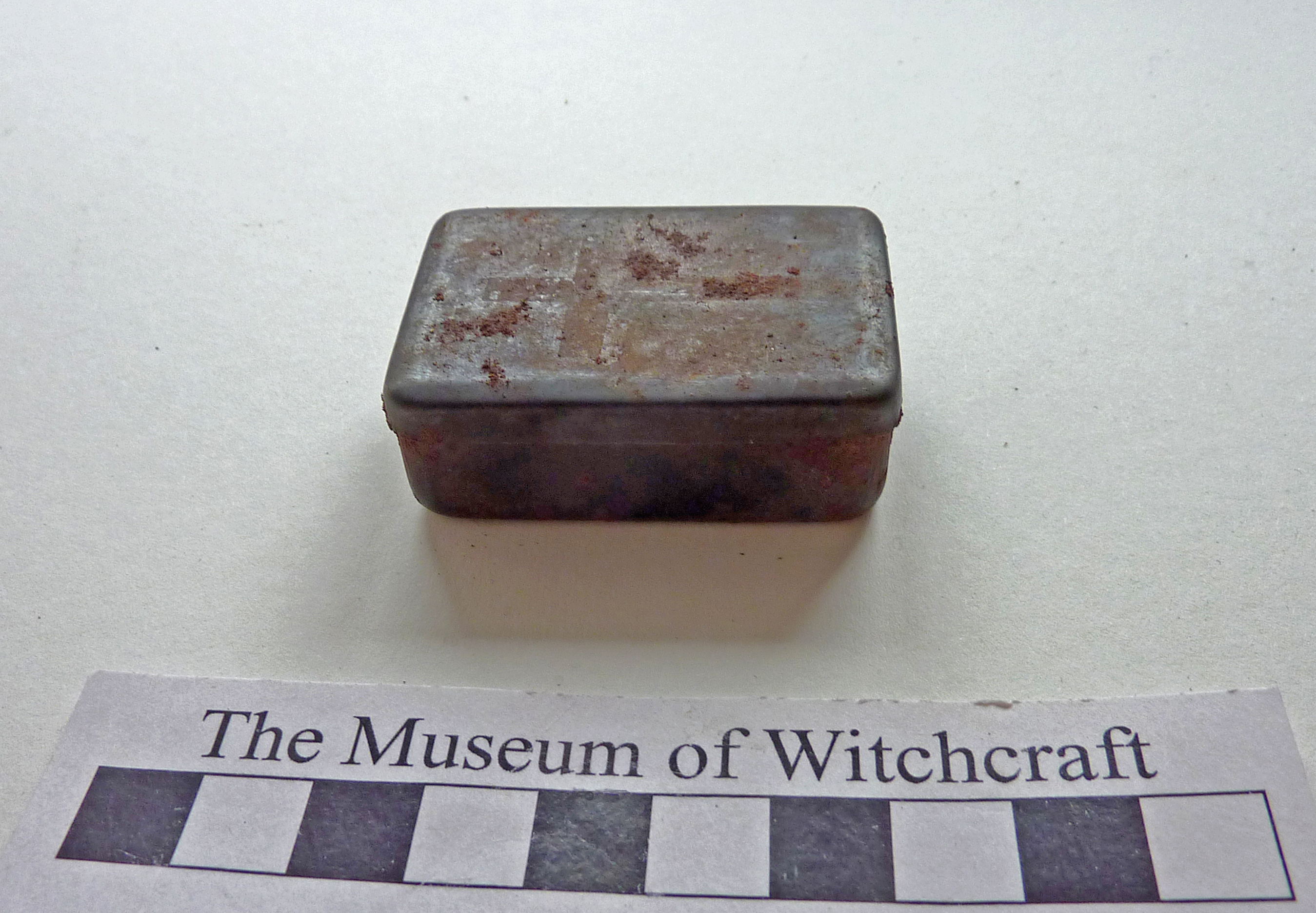 4305 - Small Metal Box - Museum of Witchcraft and Magic